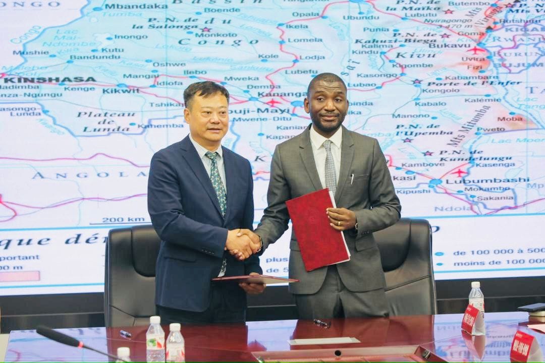 Protocole d’accord Chine-RDC : L’ANAPEX du DG Mike Tambwe se veut l ...